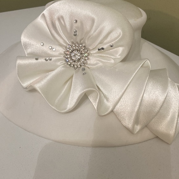 Ms. Divine | Accessories | Beautiful Snow White Dresschurch Hat By Ms ...